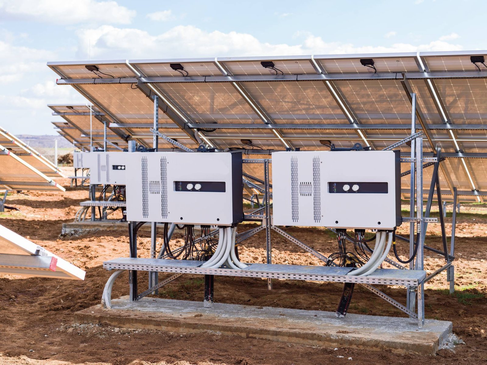 Off-Grid Solar Systems in UAE | No Sweat Solar Experts
